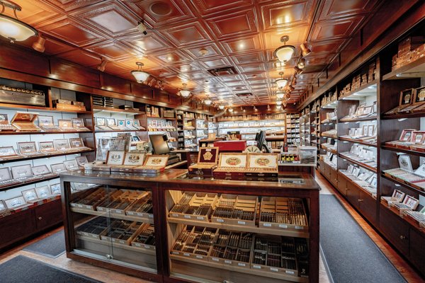 HOLT’S CIGAR COMPANY - Updated September 2024 - 71 Photos & 36 Reviews ...