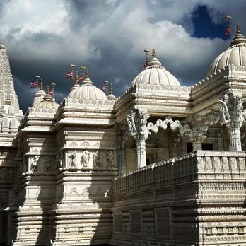 BAPS SHRI SWAMINARAYAN MANDIR, CHICAGO - Updated October 2025 - 261 ...