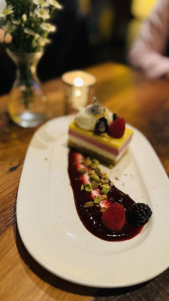 THE GUILD HOUSE - Updated July 2024 - 1152 Photos & 652 Reviews - 624 N ...