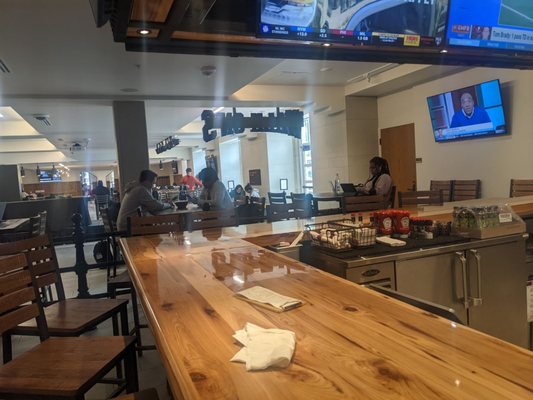 WALK-ON’S SPORTS BISTREAUX - PURDUE RESTAURANT - Updated December 2025 ...