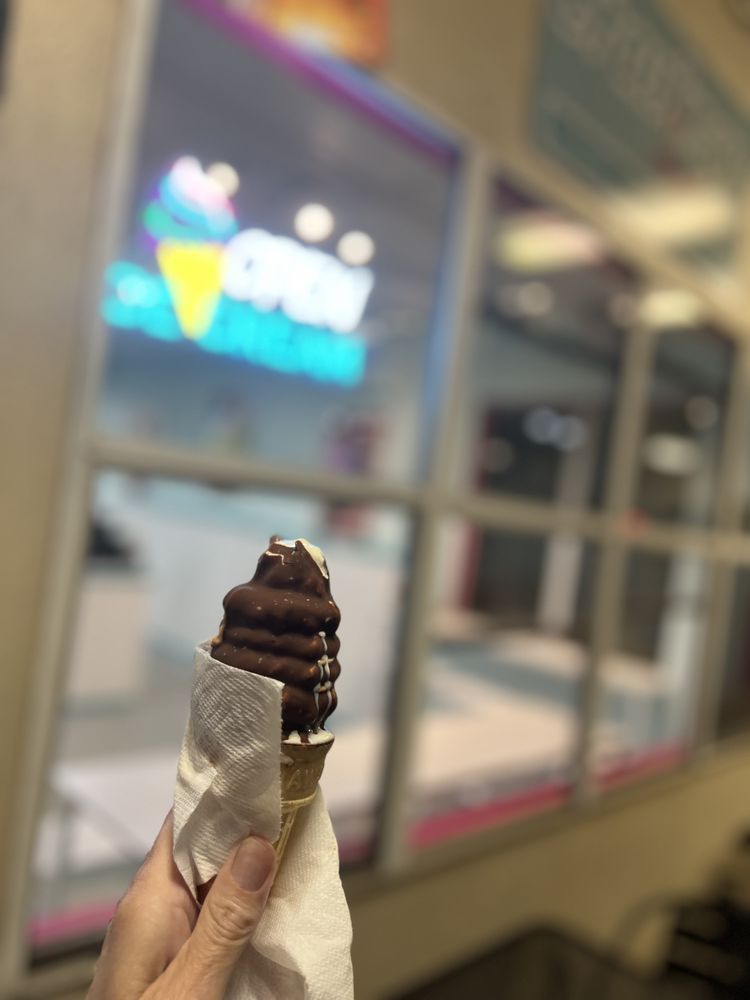 CRAVINGS MAUI - Updated December 2025 - 24 Photos - 1043 Makawao Ave ...