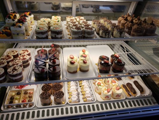 FRENCH KISS PASTRIES - 116 Photos & 104 Reviews - Bakeries - 910 ...