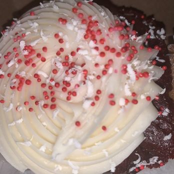 THE FLYING CUPCAKE - Updated February 2025 - 92 Photos & 73 Reviews ...