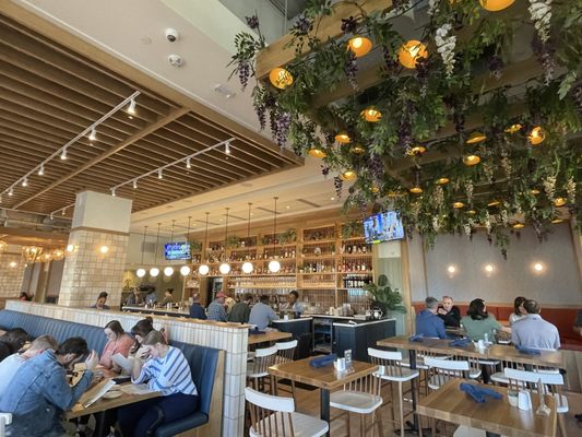 TUPELO HONEY SOUTHERN KITCHEN & BAR - Updated December 2024 - 71 Photos ...