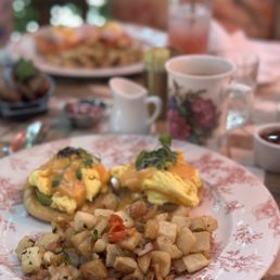 LITTLE HEN - Updated December 2025 - 2911 Photos & 1144 Reviews - 3451 ...