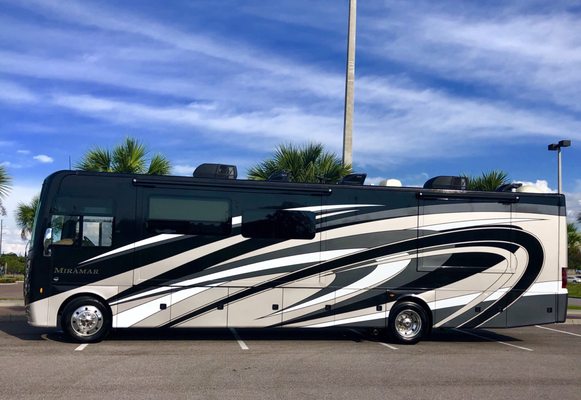 RV Dealers: BLUE COMPASS RV TAMPA - Updated October 2024 - 43 Photos ...