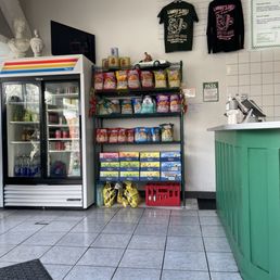 LAMBO’S DELI - Updated January 2026 - 130 Photos & 70 Reviews - 176 ...