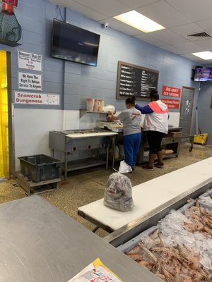 DIP SEAFOOD - MUDBUGS - 35 Photos & 35 Reviews - 1870 Dauphin Island Pkwy, Mobile, Alabama ...