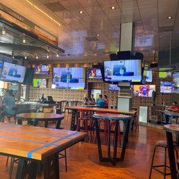 BOMBSHELLS RESTAURANT & BAR - Updated January 2026 - 98 Photos & 223 ...