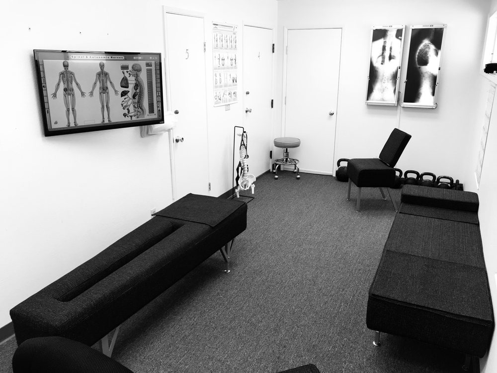 WINDSOR FAMILY CHIROPRACTIC - Updated October 2025 - 11 Reviews - 8499 ...