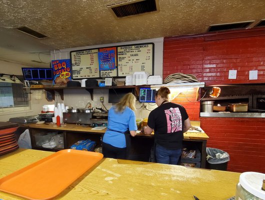 SMOKEY PIG BARBECUE - Updated October 2025 - 27 Photos & 54 Reviews ...