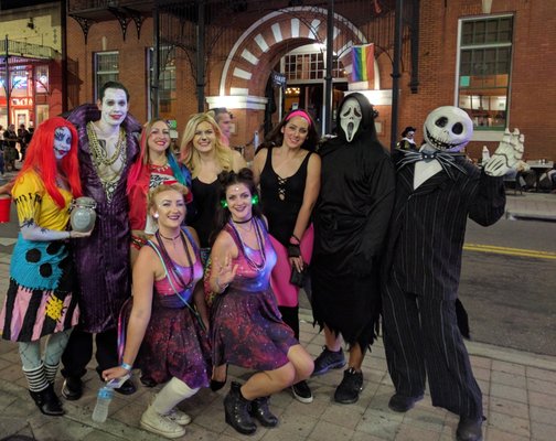 GUAVAWEEN - Updated December 2025 - 12 Photos - 2010 Avenida Republica ...