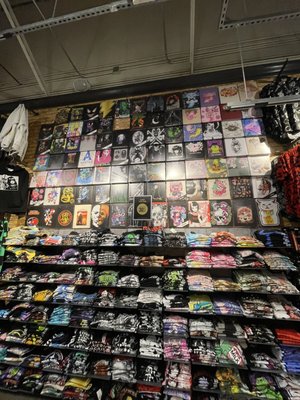 HOT TOPIC - 38 Photos & 25 Reviews - 1350 Travis Blvd, Fairfield ...
