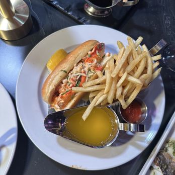 DOCKS OFF 5TH - Updated June 2025 - 323 Photos & 65 Reviews - 25 W 51st ...