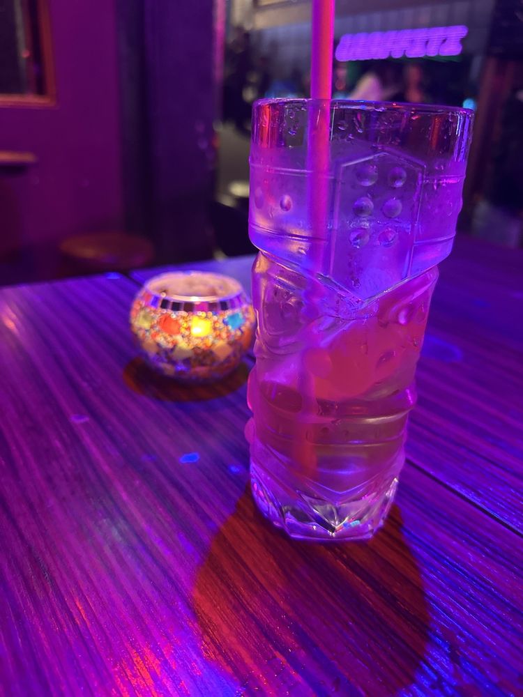 BUDDHA LOUNGE - Updated November 2024 - 荷李活道23號金珀苑, Hong Kong - Bars ...