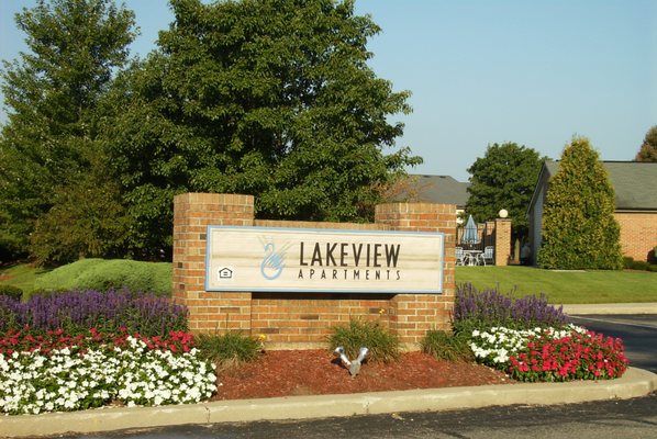 LAKEVIEW APARTMENTS - Updated December 2025 - 1800 Lakeside Dr ...