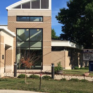 NEW BERLIN PUBLIC LIBRARY - Updated July 2025 - 29 Photos - 15105 West ...