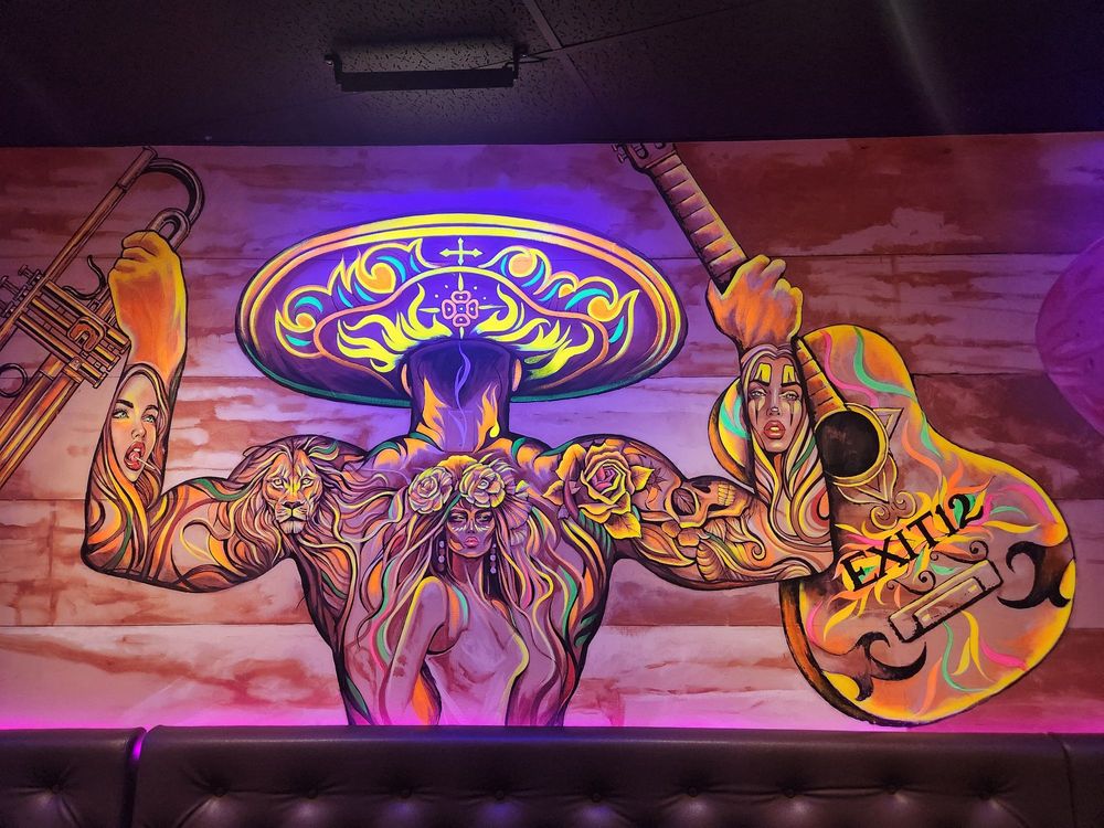 EXIT 12 BAR - Updated June 2024 - 12 Photos - 1000 Roosevelt Ave ...