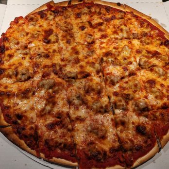 PYRAMID PIZZERIA & SPORTS BAR - Updated May 2025 - 111 Photos & 207 ...