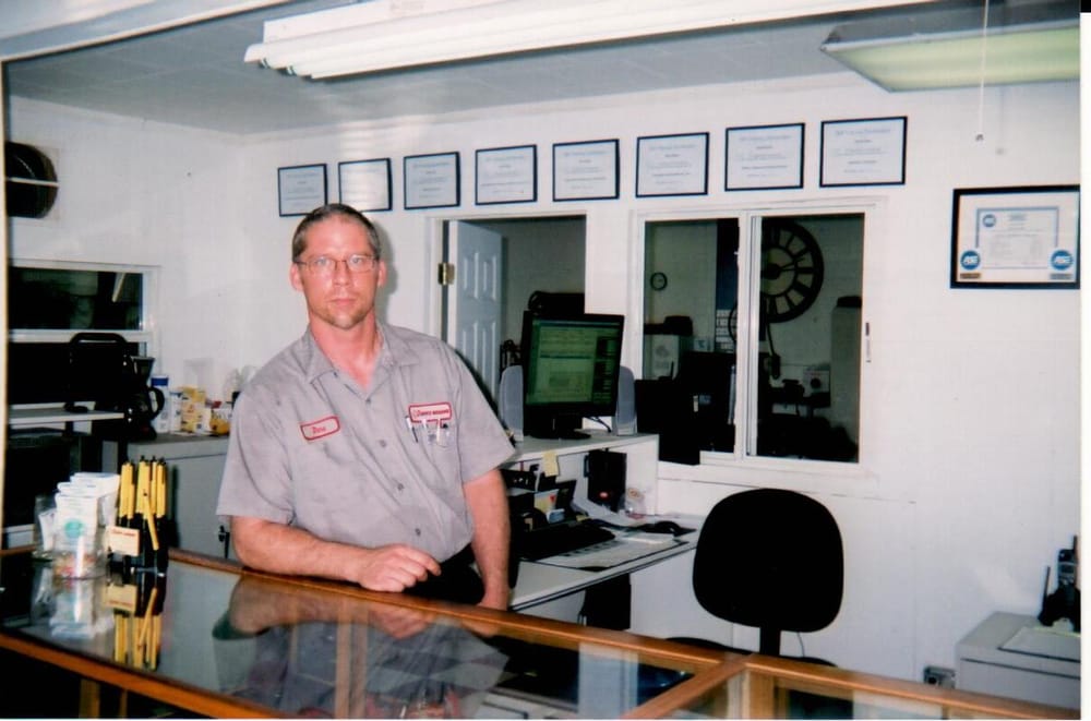 DAVE’S GARAGE - Updated October 2025 - 13 Reviews - 305 Warfield Ave ...