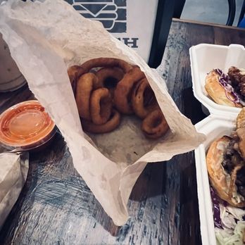 BURGER BENCH - Updated May 2025 - 122 Photos & 47 Reviews - 230 Main St ...