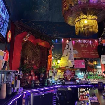 LI PO COCKTAIL LOUNGE - Updated March 2026 - 968 Photos & 835 Reviews ...