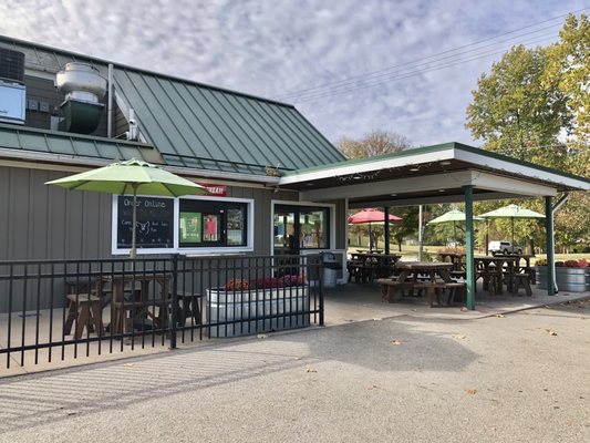 THE MUG - Updated October 2024 - 198 Photos & 267 Reviews - 117 Apple ...