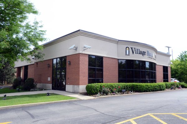 VILLAGE BANK & TRUST - Updated January 2026 - 10 Photos - 950 W Touhy ...