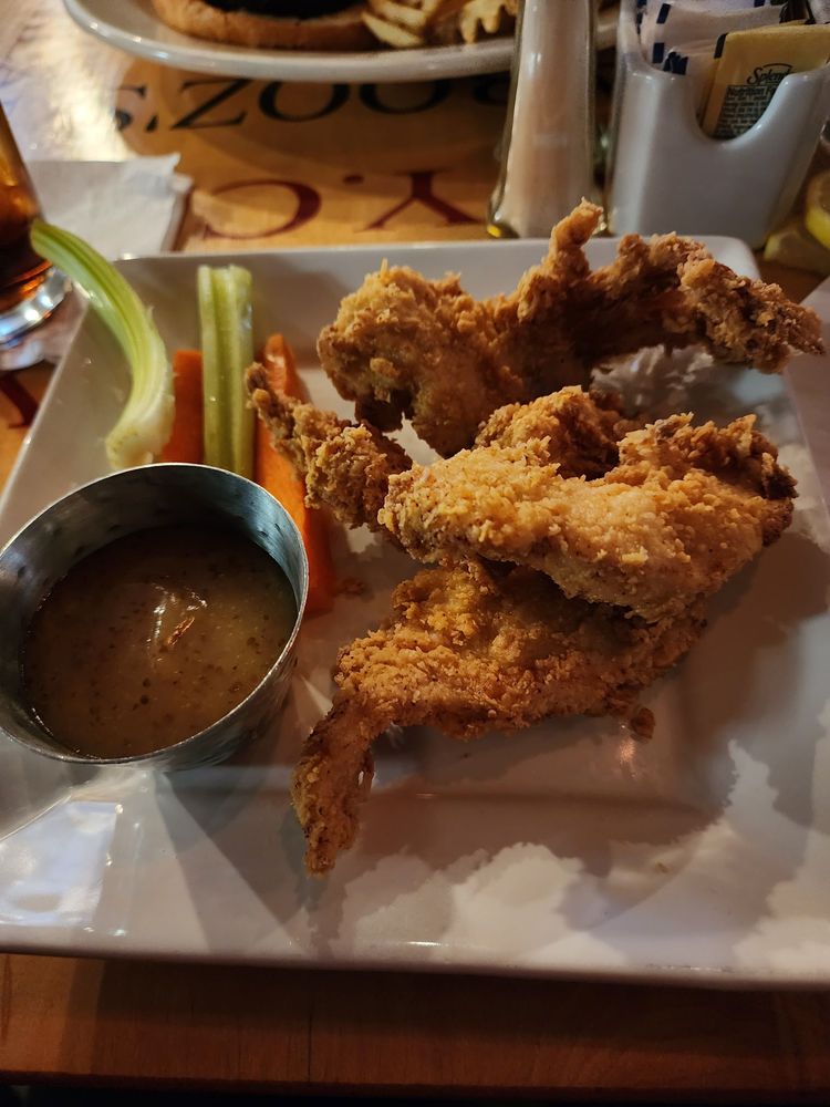 KABOOZ’S BAR & GRILL - Updated June 2024 - 215 Photos & 185 Reviews - 2 ...