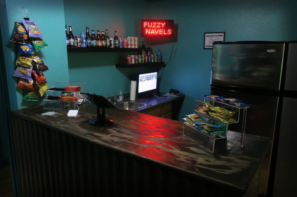 FUZZY NAVELS - Updated July 2025 - 10 Photos - 10518 NE Sandy Blvd ...