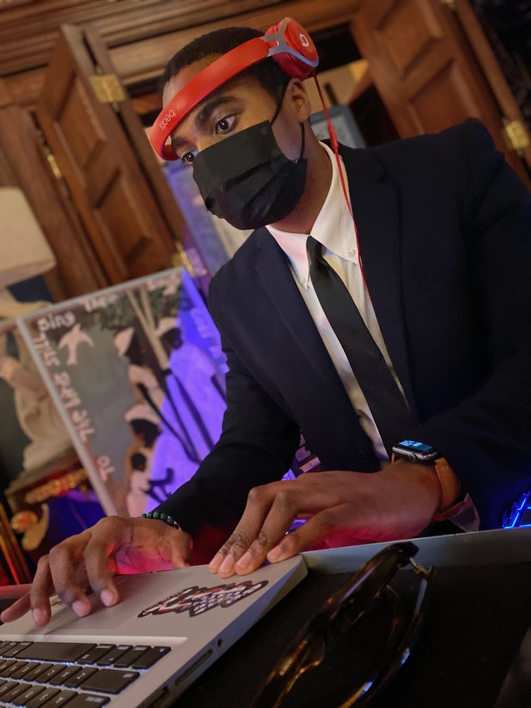 DJ J-RETRO - Updated December 2024 - 31 Photos - 10451 Mill Run Cir ...