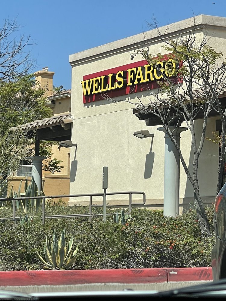 WELLS FARGO BANK - Updated April 2025 - 36 Reviews - 2366 Jamacha Rd ...