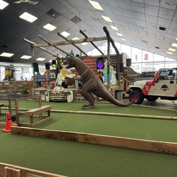 BIG PUTTS MINI GOLF - Updated October 2025 - 99 Photos & 44 Reviews ...