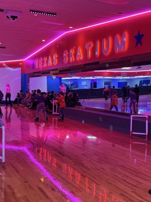 TEXAS SKATIUM - Updated March 2026 - 44 Photos & 80 Reviews - 2020 ...