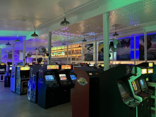 TWO BIT GAME ROOM - Updated October 2025 - 17 Photos - 511 Rice St ...