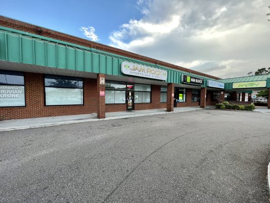 JAMROCK SPORTS BAR & GRILL - Updated November 2025 - 42 Photos & 43 ...