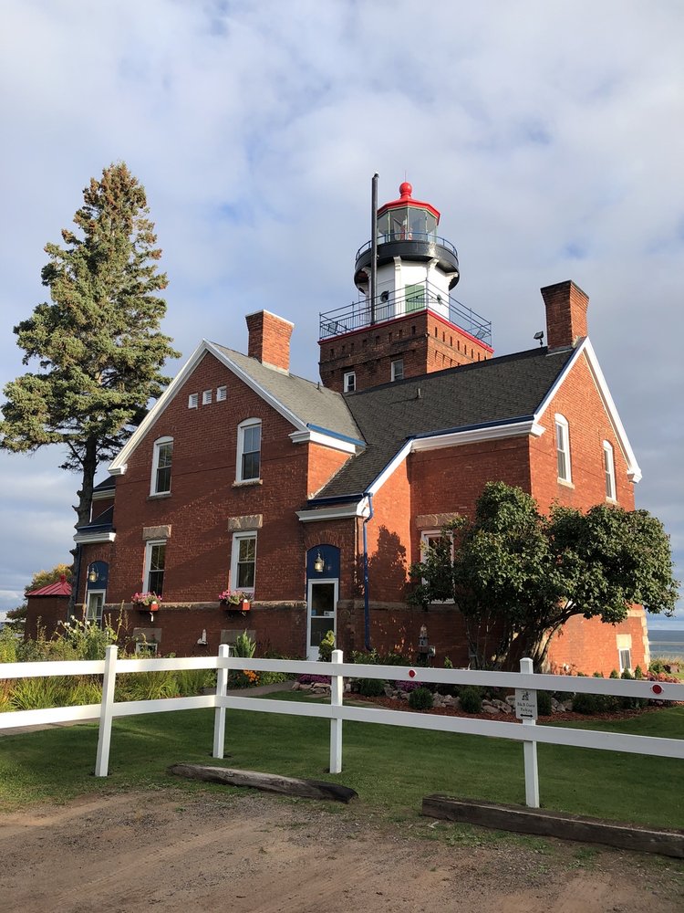 BIG BAY POINT LIGHTHOUSE BED & BREAKFAST - 34 Photos & 16 Reviews ...