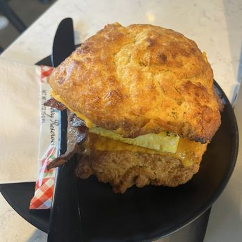 HEXE COFFEE CO. - Updated August 2024 - 290 Photos & 204 Reviews - 2000 ...