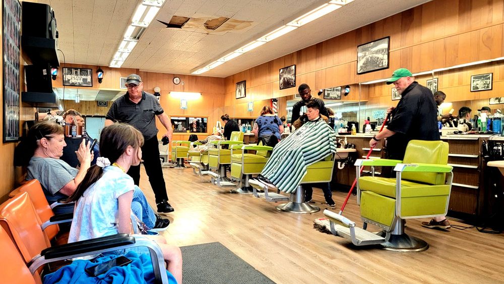 MOLER BARBER COLLEGE OF HAIR STYLING - Updated August 2025 - 12 Photos ...