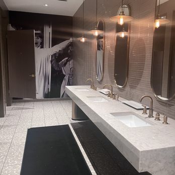 STAR CINEMA GRILL - SPRINGWOODS - Updated May 2025 - 146 Photos & 157 ...