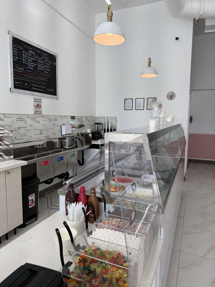 HAPPY SCOOPS - Updated May 2026 - 56 Photos & 54 Reviews - 6059 Cahalan ...