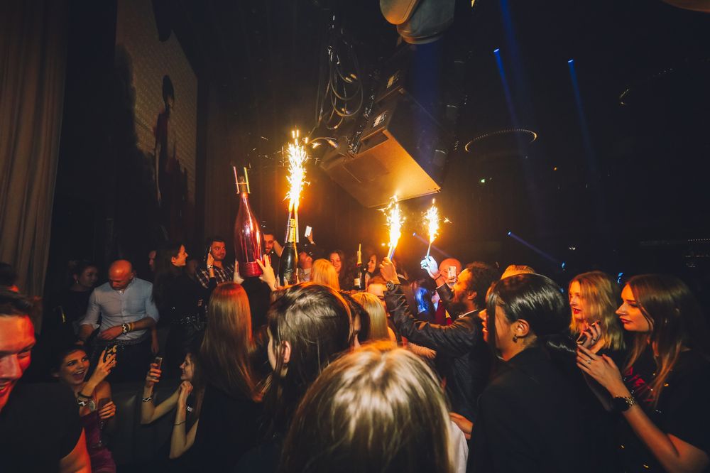 1 OAK TOKYO - Updated May 2025 - 六本木5-10-25, 港区, 東京都, Japan - Lounges ...