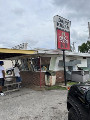 DAIRY KREAM - Updated October 2025 - 29 Photos & 35 Reviews - 796 E Main St, Tupelo, Mississippi ...