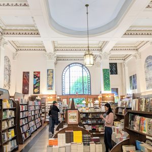 BOLEN BOOKS - 14 Photos & 15 Reviews - Bookstores - 1644 Hillside ...