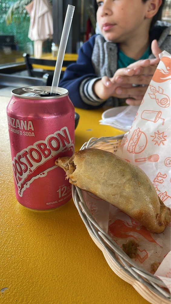 MACONDO KITCHEN - 12 Photos & 29 Reviews - 15333 Sherman Way, Van Nuys ...