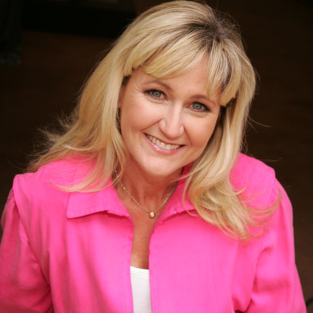 Christine Angulo's Instagram, Twitter & Facebook on IDCrawl