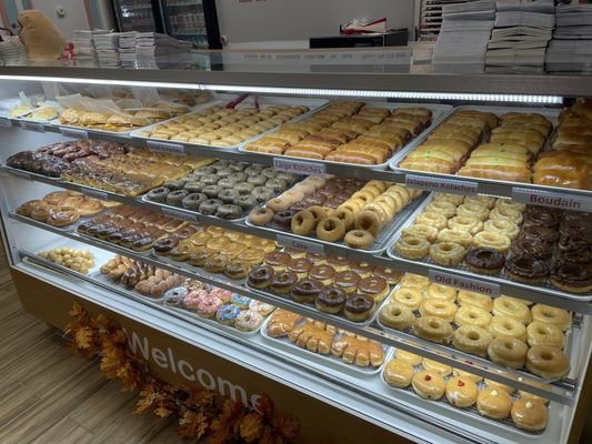 ADA DONUTS - Updated August 2025 - 11 Photos - 400 NE Richardson Loop ...
