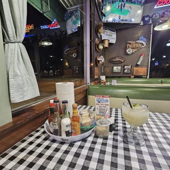 FLYING FISH - Updated May 2024 - 389 Photos & 301 Reviews - 1838 Irving ...