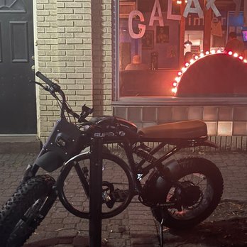 GALAXY HUT - Updated March 2025 - 162 Photos & 565 Reviews - 2711 ...