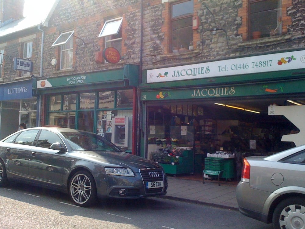 JACQUIES - Updated December 2025 - 19 High Street, Barry, Cardiff ...